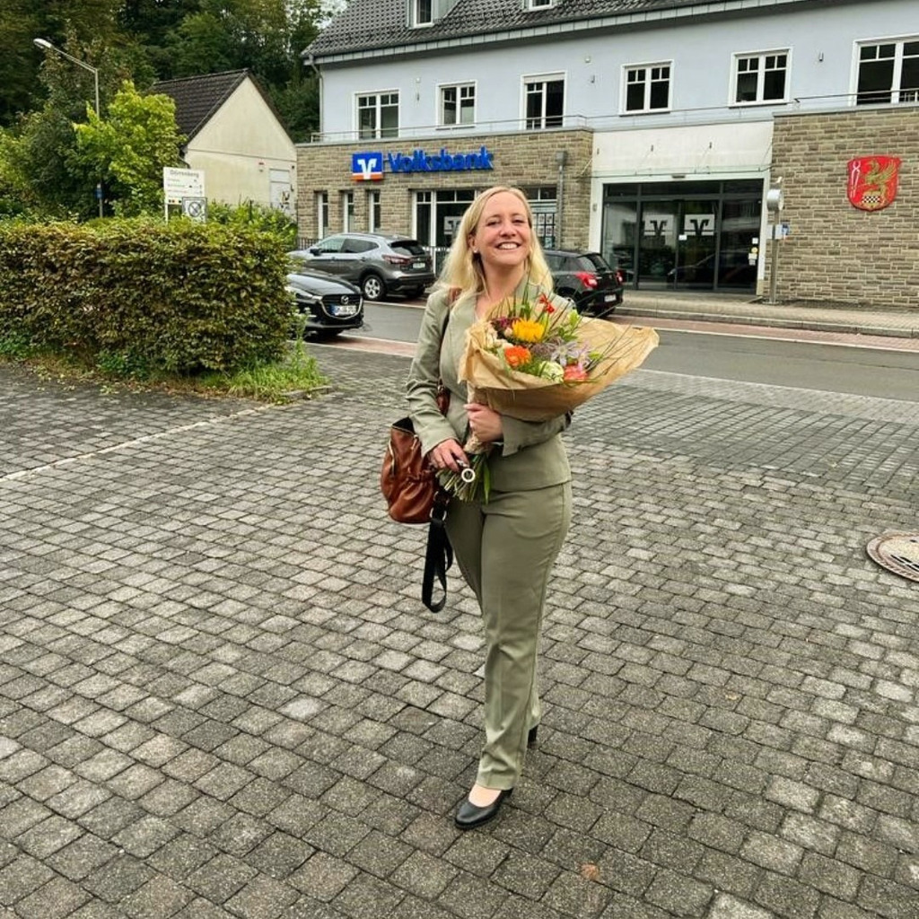 Nadine Goecke - Kauffrau für Versicherungen und Finanzen - R+V ...