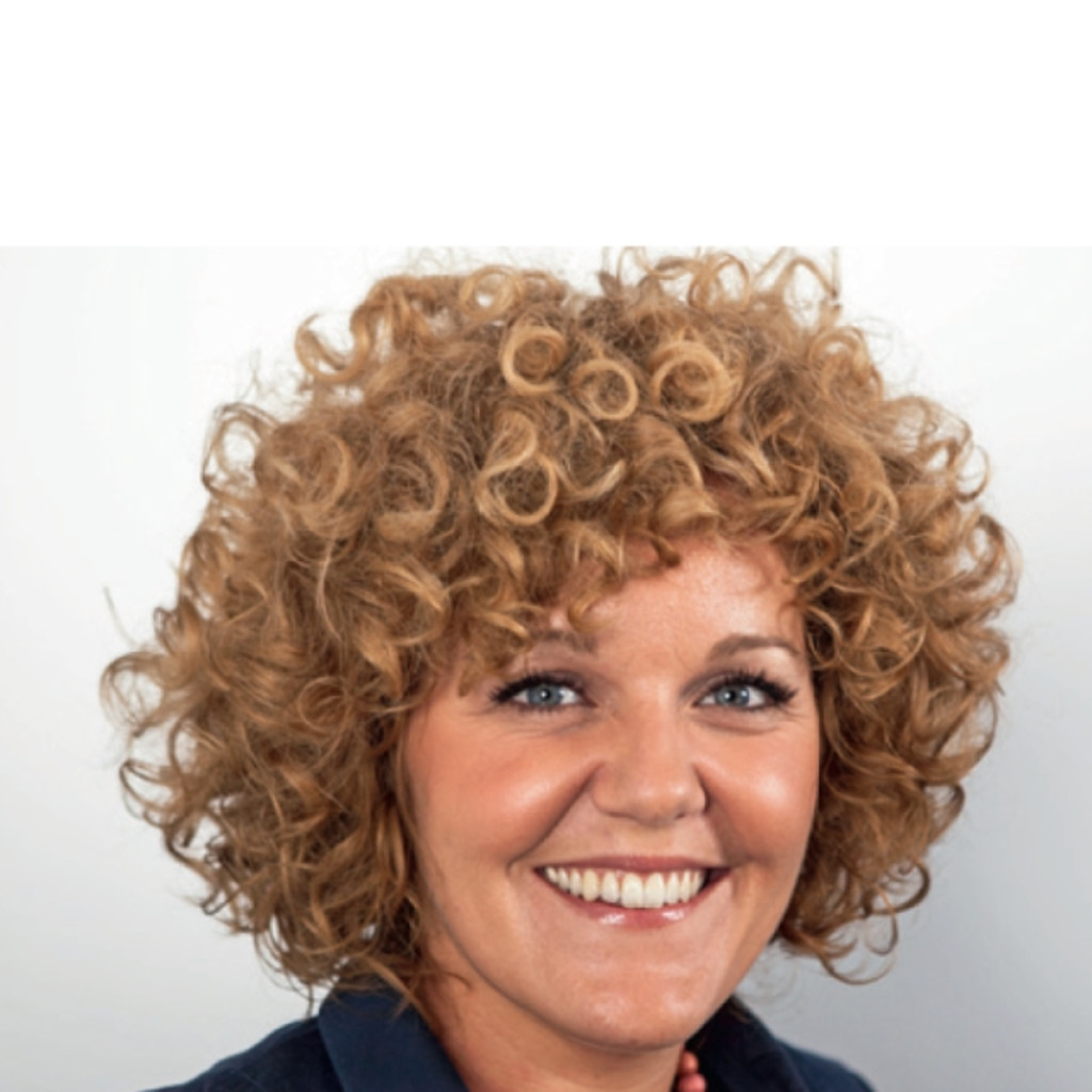 Melanie Riexinger - Marketing - Nomos Verlagsgesellschaft | XING