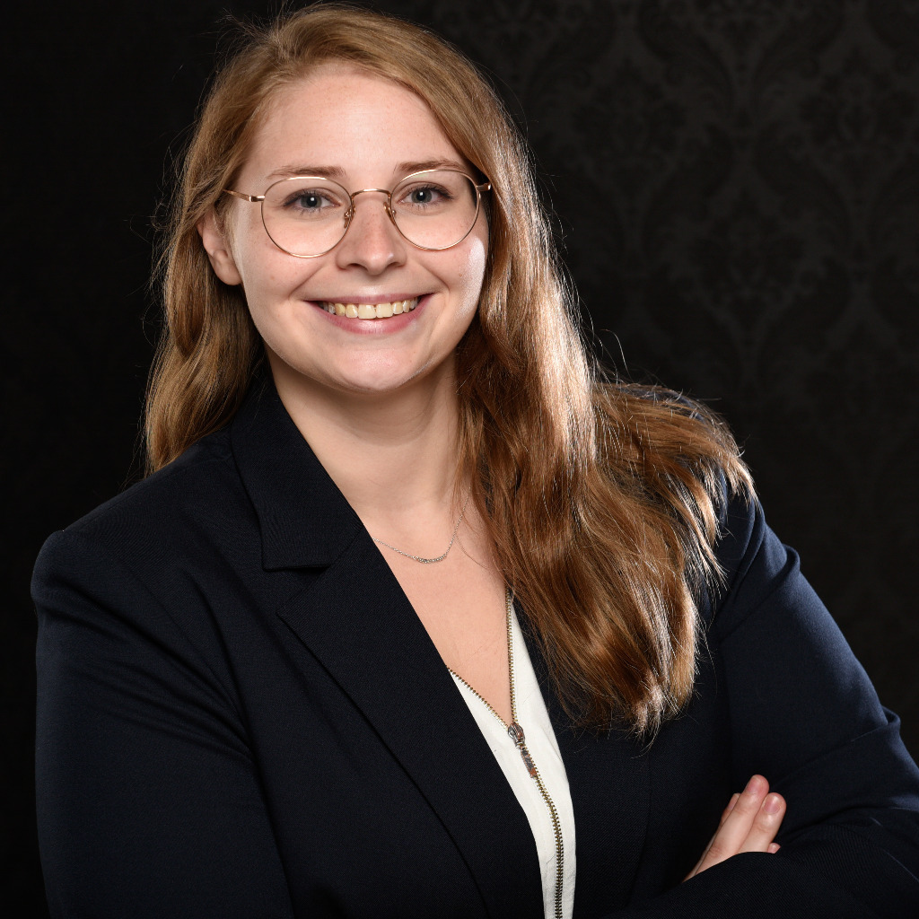 Laura Deml - Teamlead Customer Service Center on Campus - IU ...