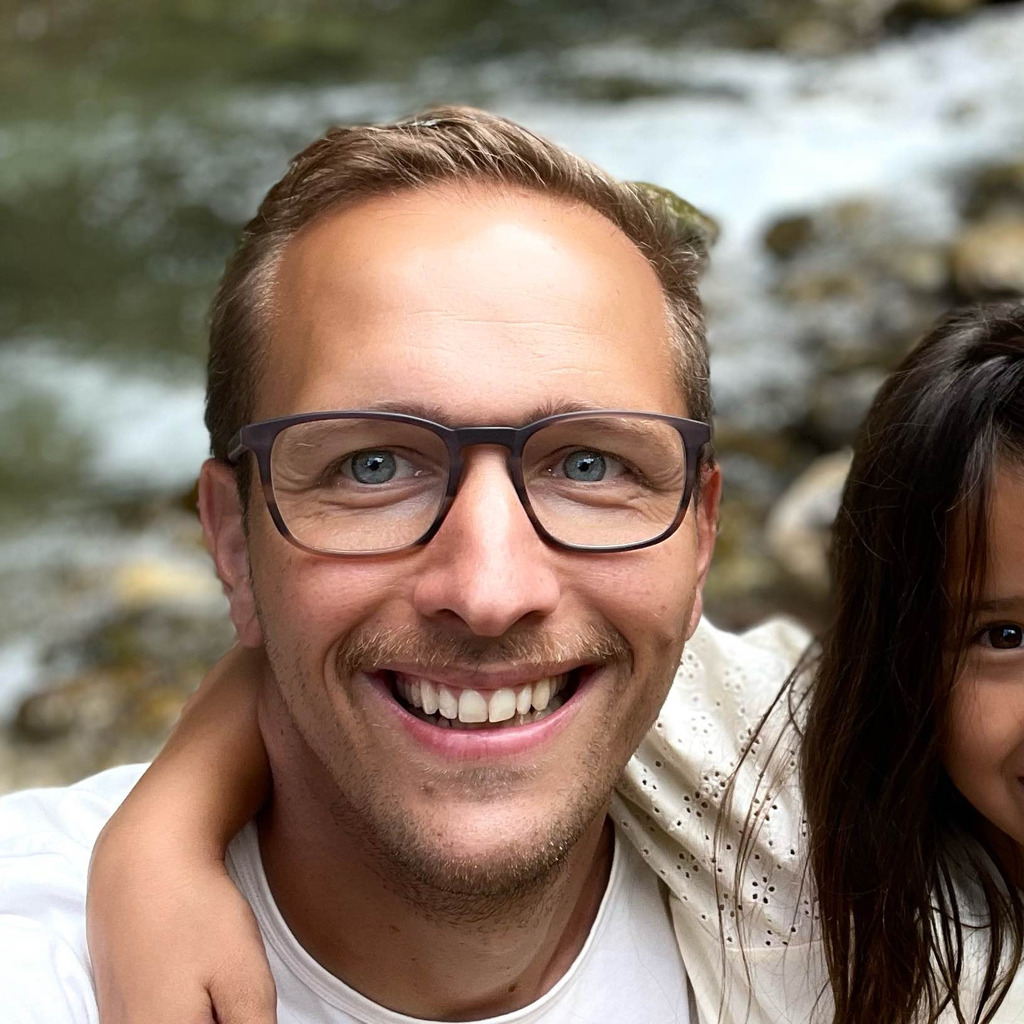 Alex Hanhues - Sustainable Product/CosmeticPackaging Designer ...