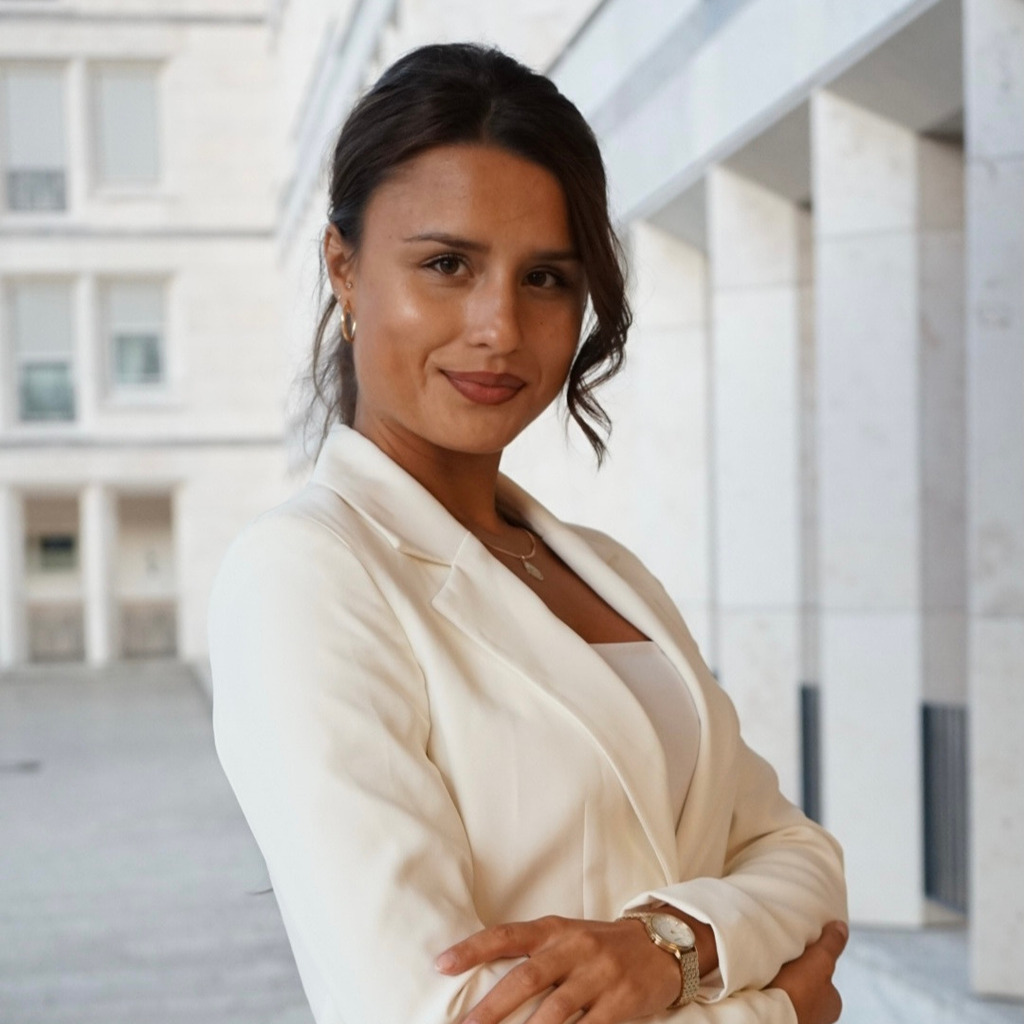 Stefanie Fischer - Mitarbeiterin Vertriebsinnen- & außendienst - Steuer ...