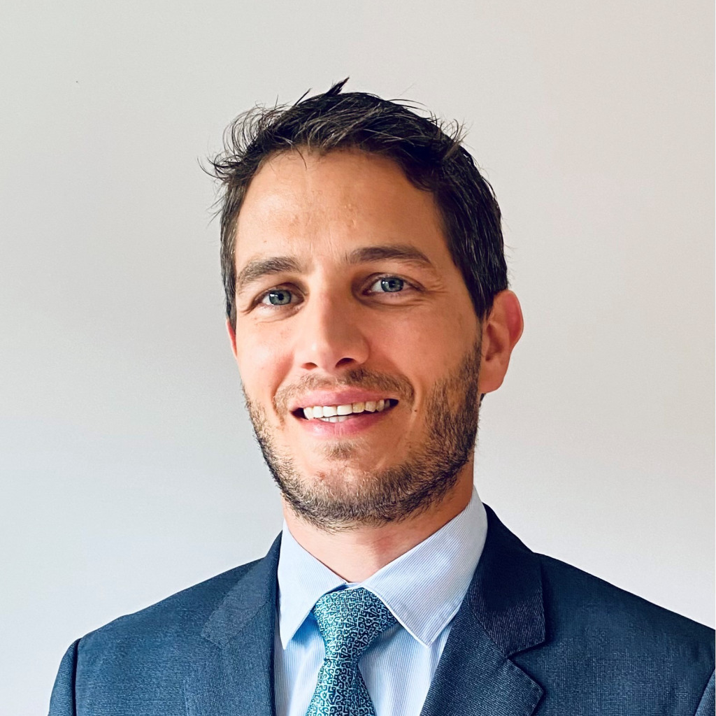 Samuel Hunziker - Vice President Global Lounges - Swissport ...