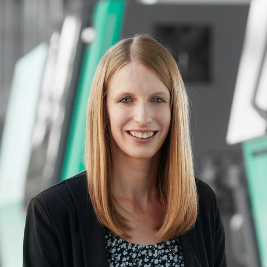 Carolin Dölker - Verkauf Nordamerika - ARBURG GmbH + Co KG | XING