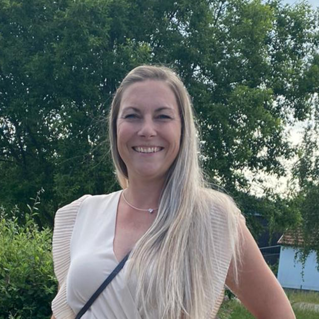 Jennifer Albrecht - Junior PMI Manager / Mitarbeiter Regionalleitung ...