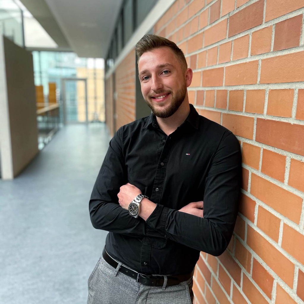 Sebastian Kamm - Leiter Logistik - Helukabel GmbH | XING