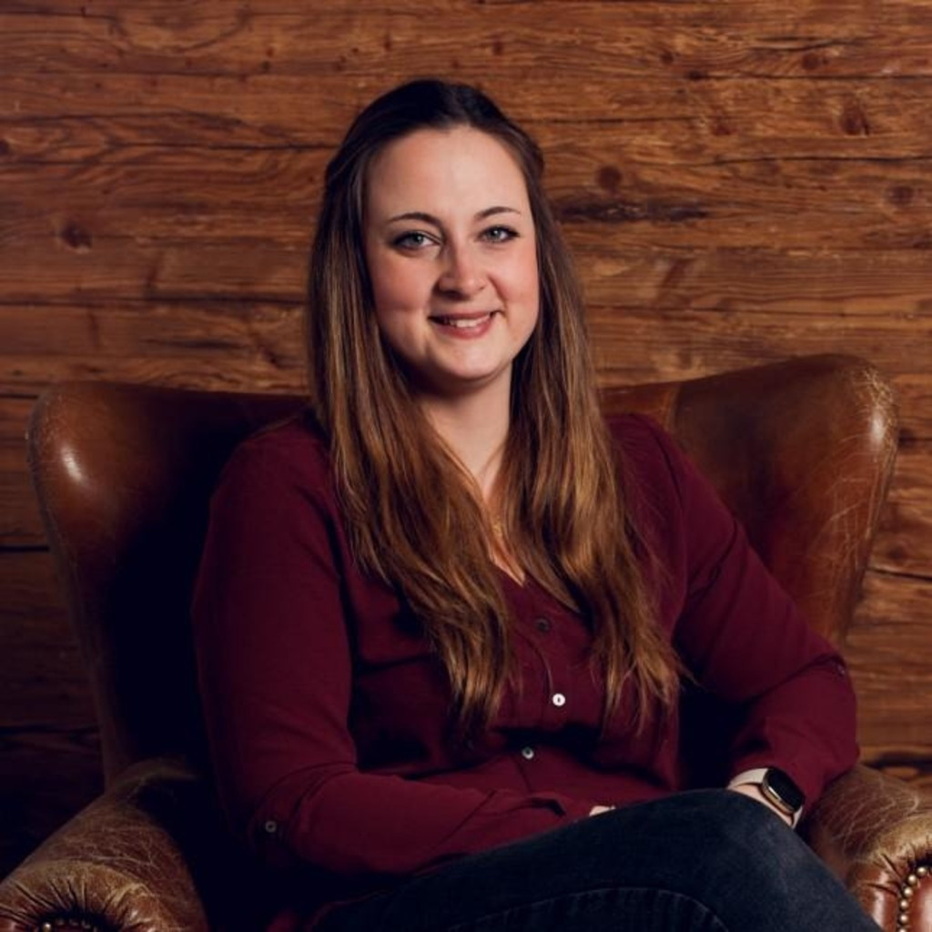 Lina Jablonski - Kauffrau für Versicherungen und Finanzen ...