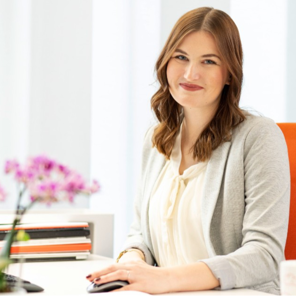 Julia Schwabe - Privatkundenberaterin - Sparkasse Jena-Saale-Holzland ...