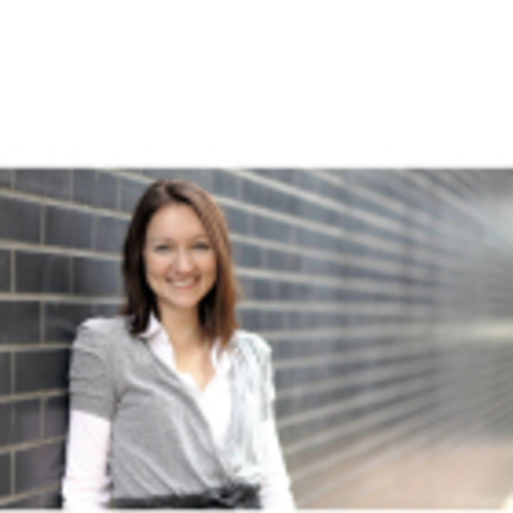 Tina Lis - Analyst KYC - Commerzbank AG | XING