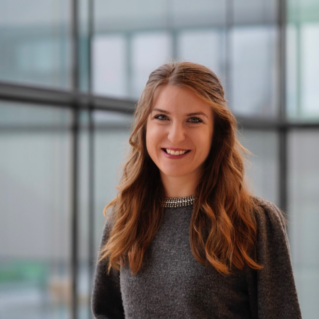 Veronika Bauer - Mitarbeiterin Kommunikation & Marketing - Technische ...