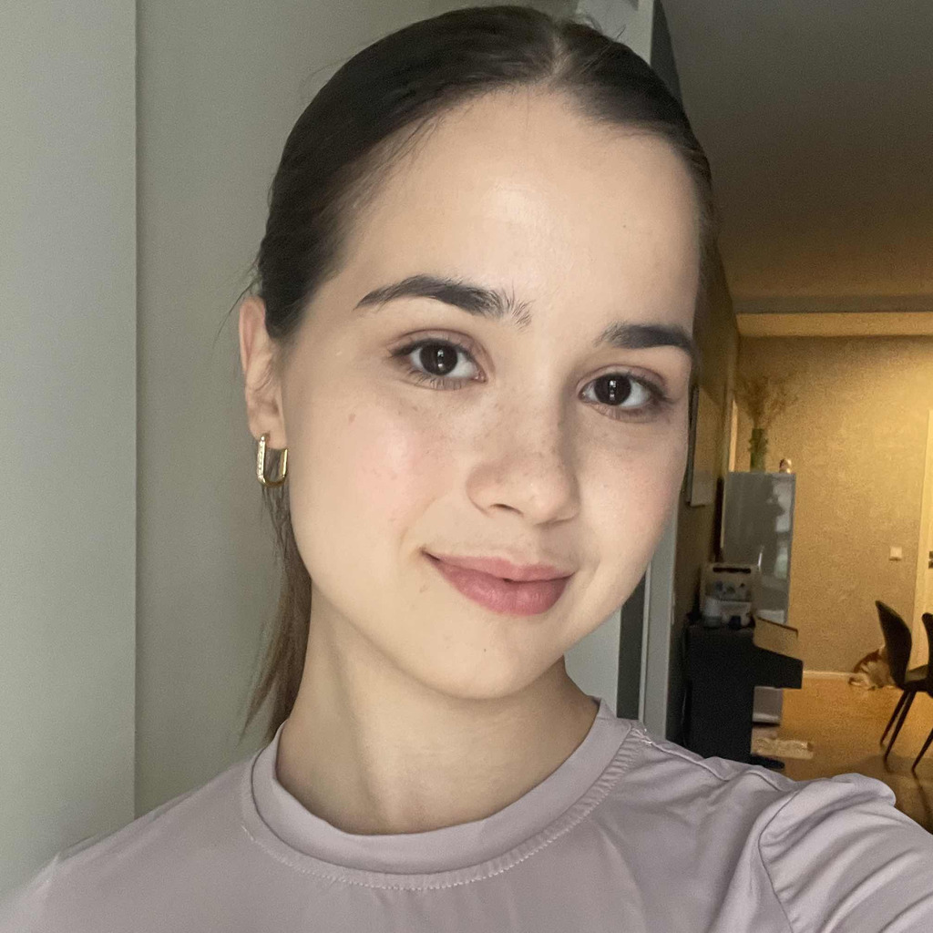 Esther Danovych - Werkstudentin Vermietung/Customer Service - ZBVV ...