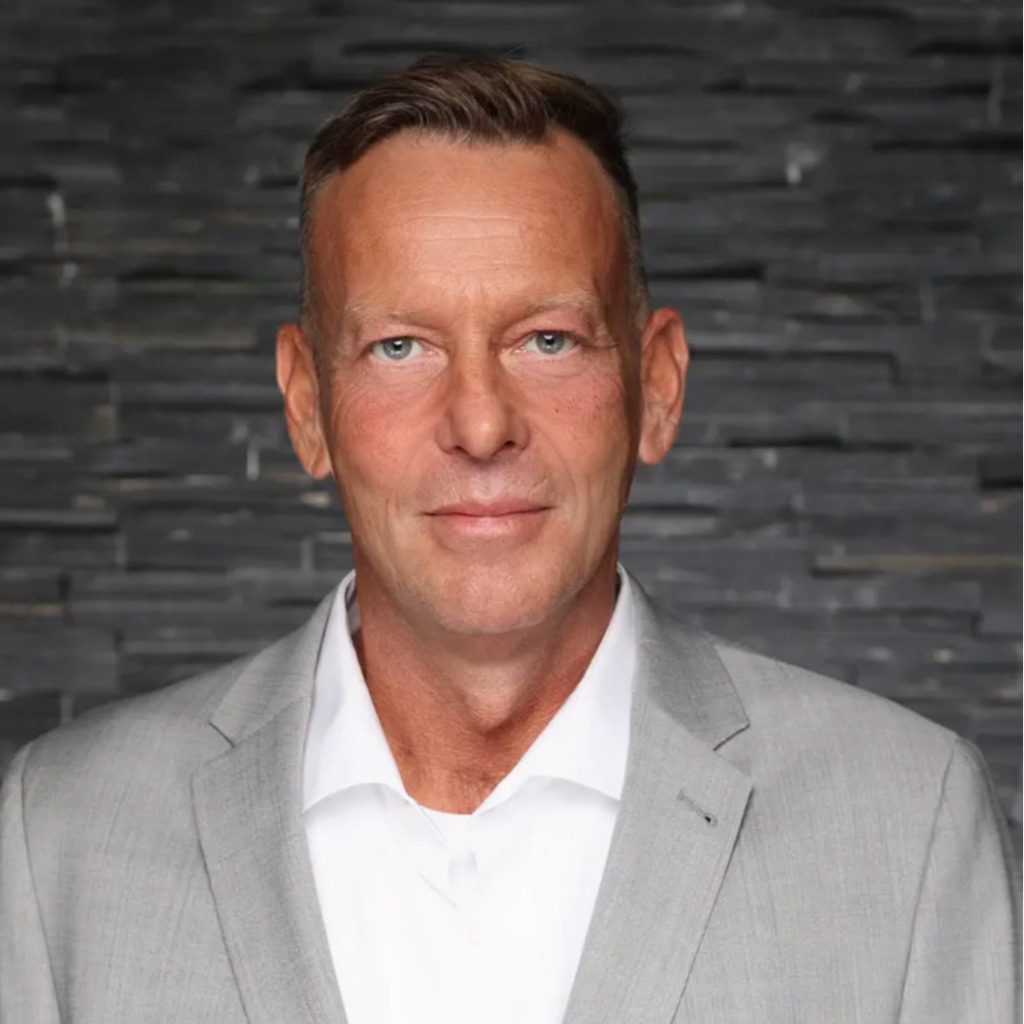 Christian Lintzen - Leiter Central Control Room & Ancillary Operations ...