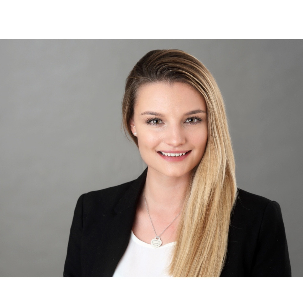 Lisa Trainer - Wirtschaftsfachwirt - IHK München und Oberbayern | XING