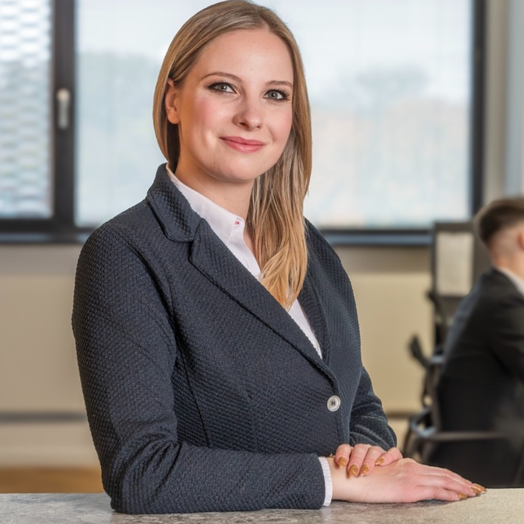 Julia Rinke - Assistant Office Agency - Stock Real Estate GmbH | XING