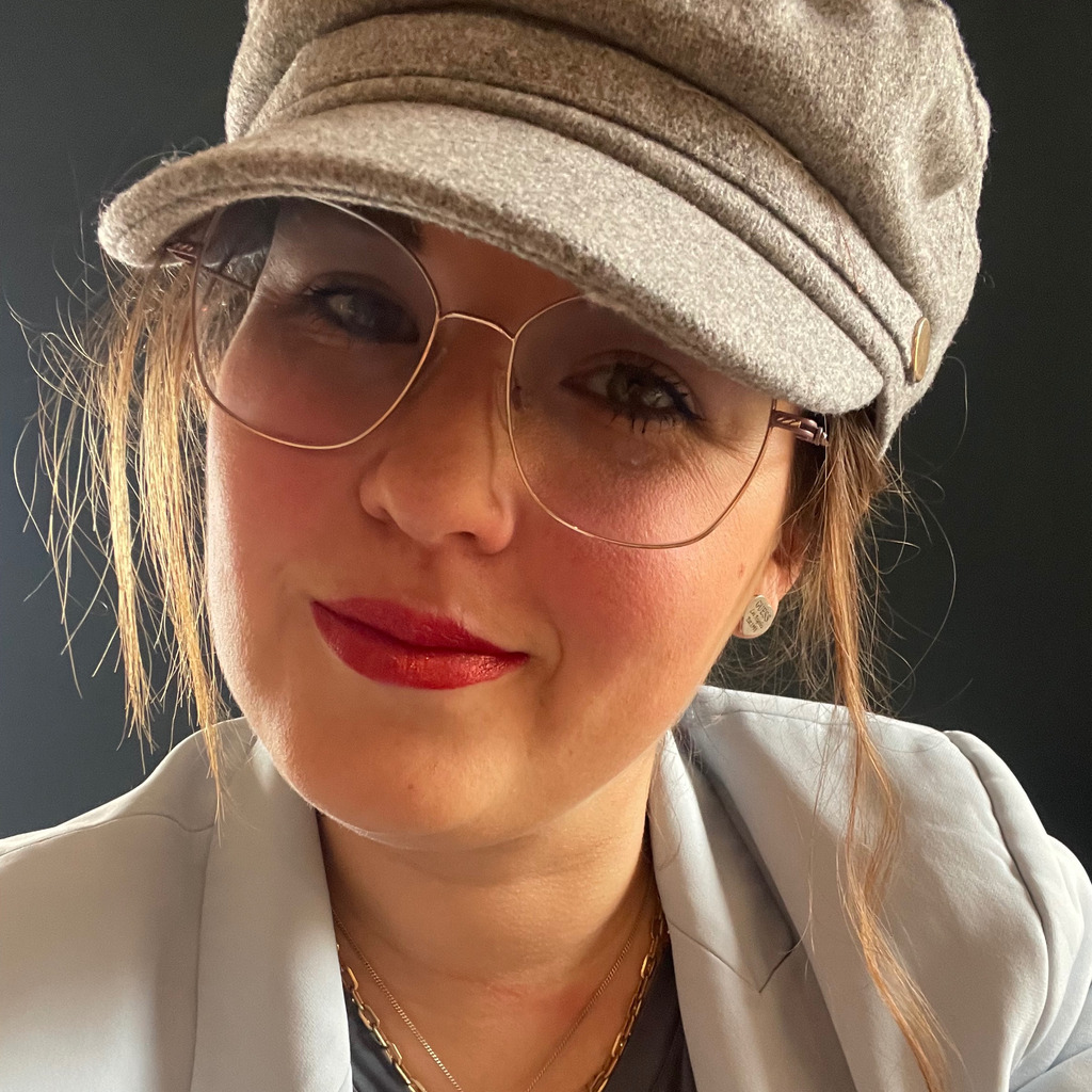 Laura Urstadt - Augenoptikerin - Optik Scheuer | XING