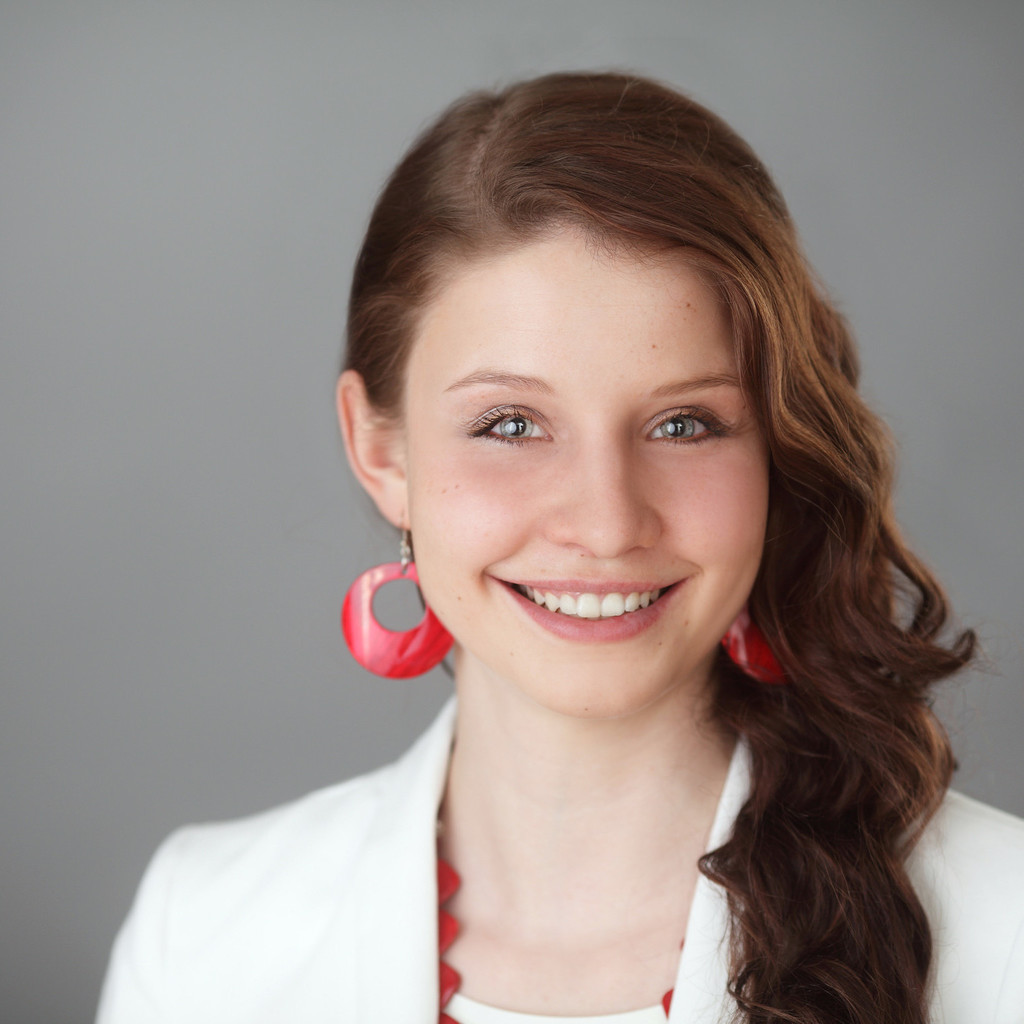 Julia Rieder - Grafikdesigner - Hoch Zwei GmbH | XING