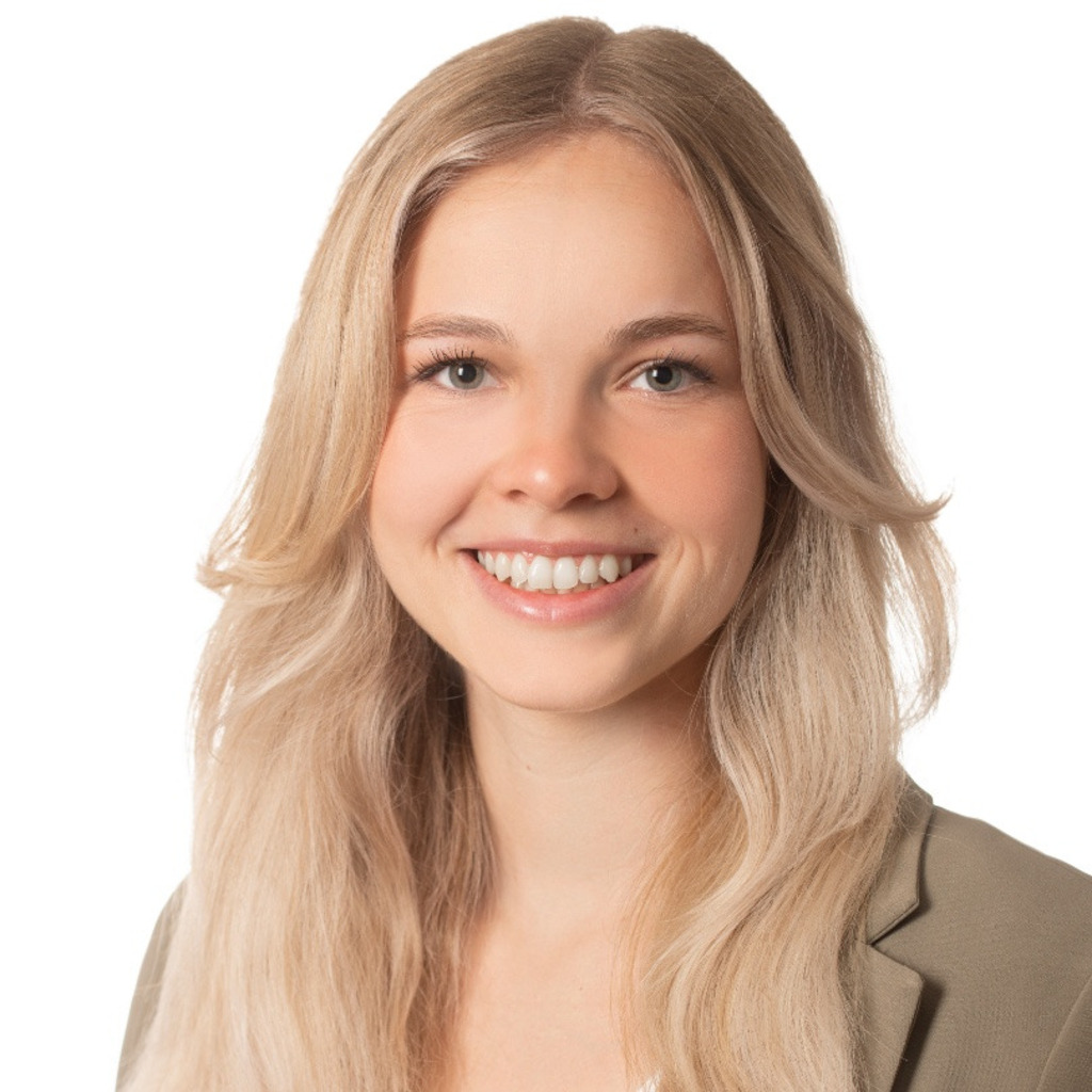 Lea Sinz - Stellvertretende Leiterin und Spezialberaterin Immobilienfinanzierungen ...