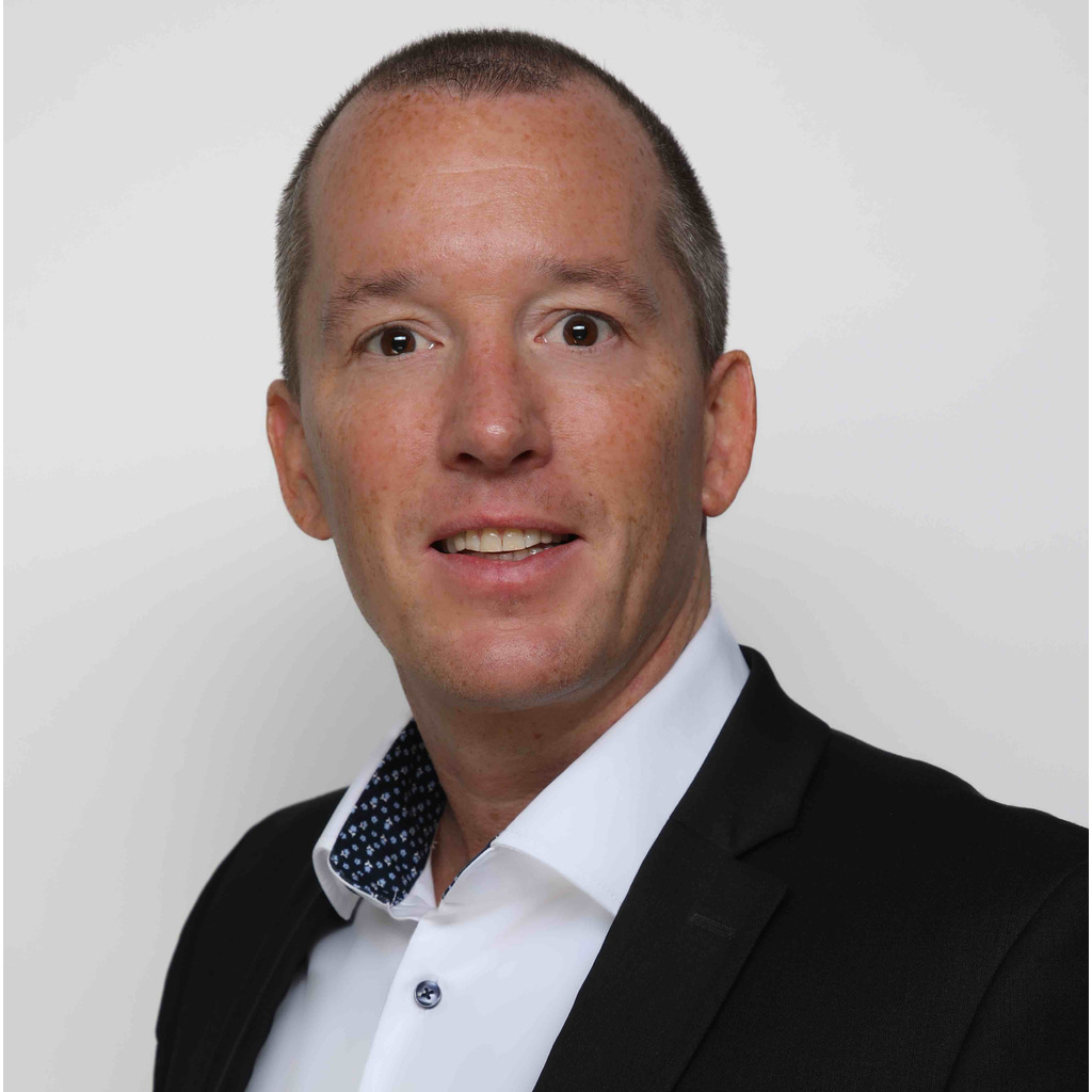 Dominik Reuter - Senior Experte Private Banking - Deutsche Bank AG | XING