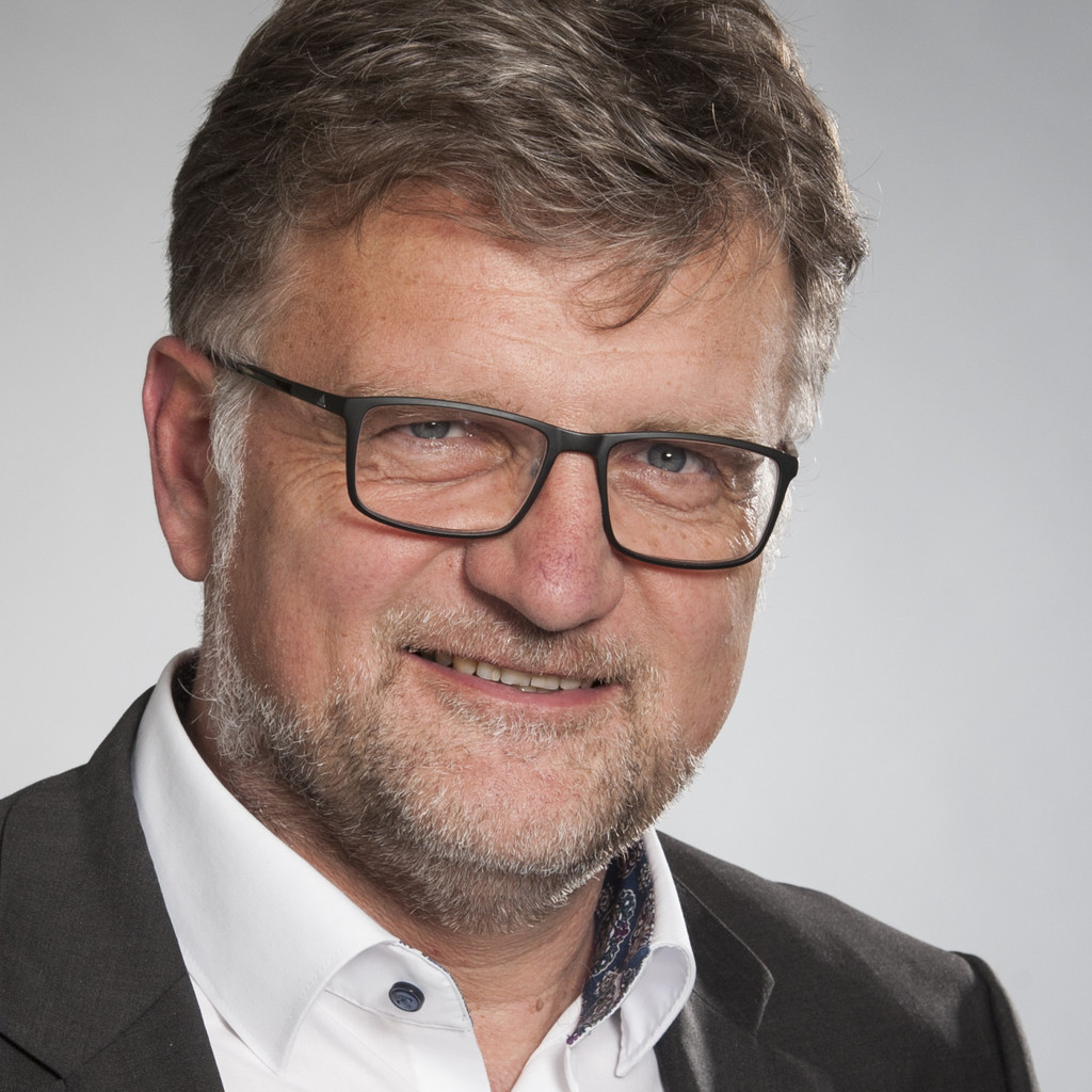 Hubert Neumann - Redakteur, Schreinermeister / Gestalter Fachrichtung ...