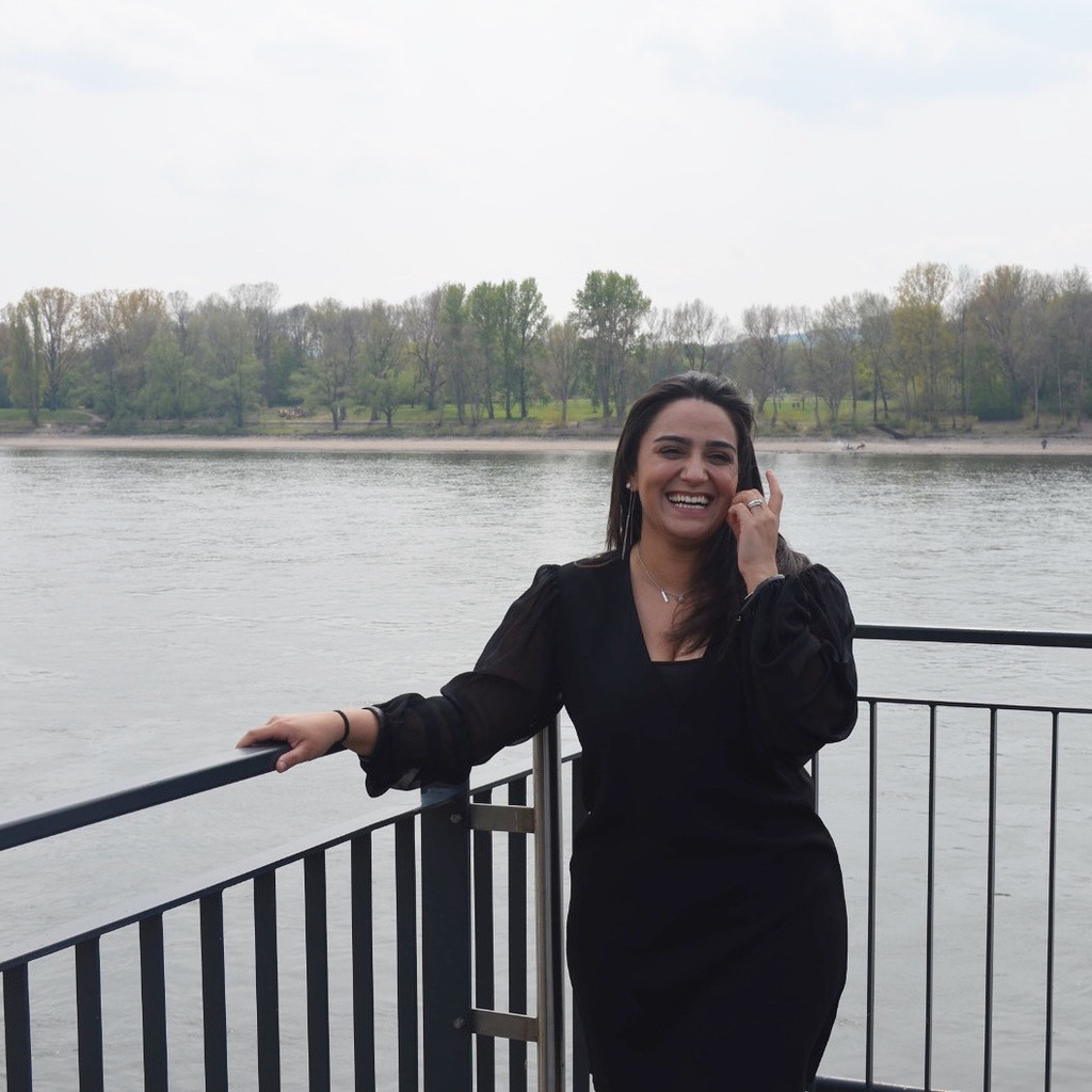 Sahra Ali: Führungskraft | XING