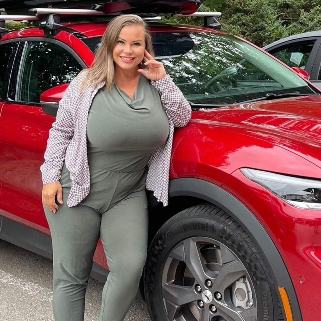 Andrea Lewis - Investment Consultant - vald tenev | XING