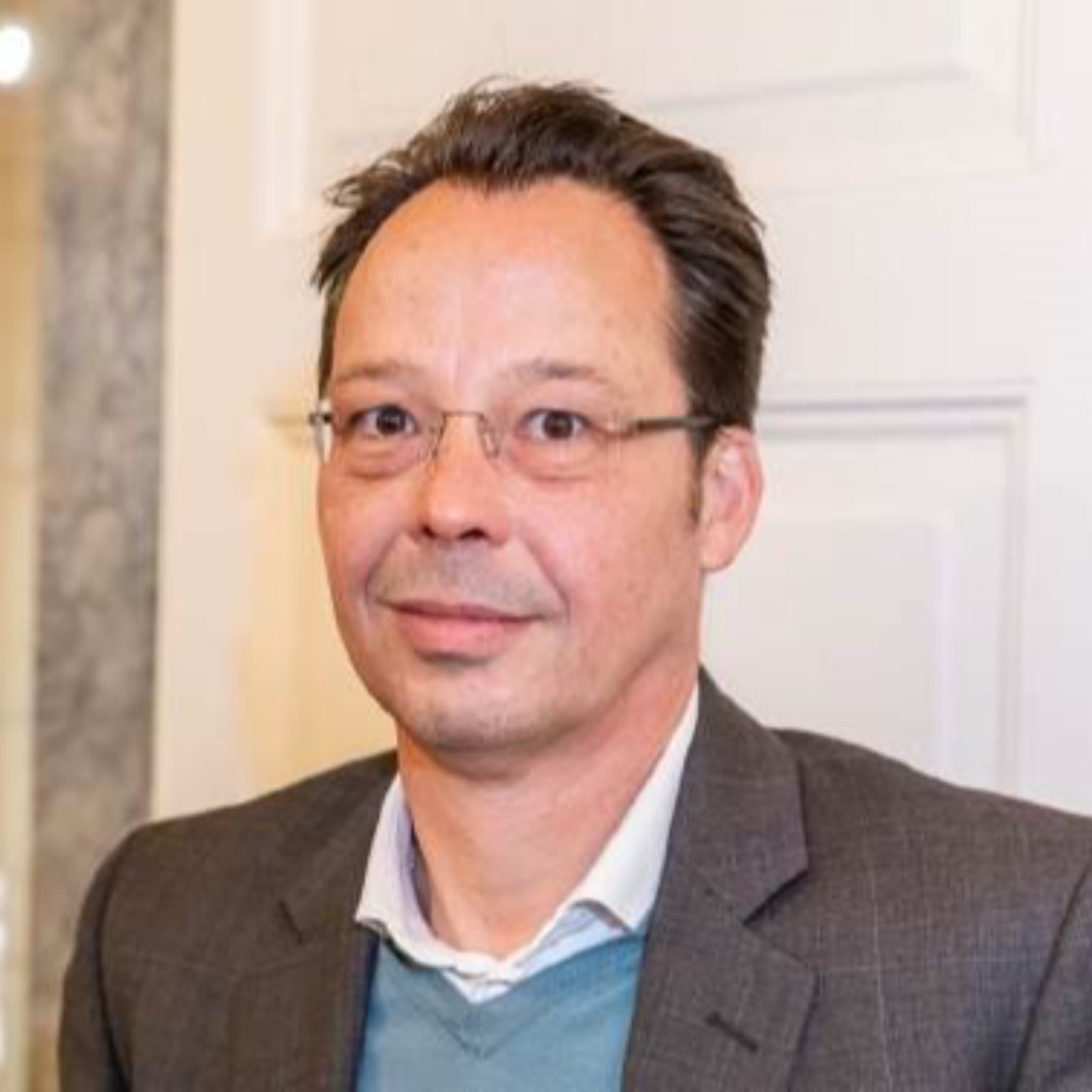 Peter Zimmermann - CFO - DVA International GmbH | XING