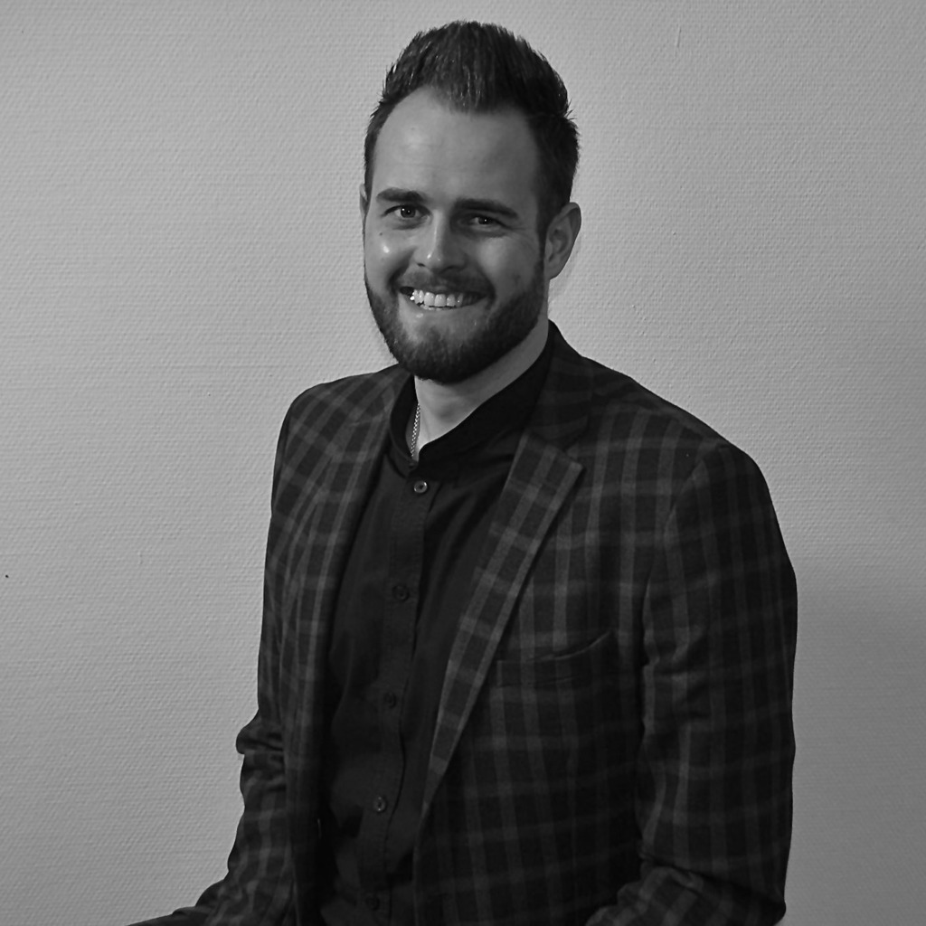 Jan Schott - Management - Frankfurt School of Finance & Management | XING