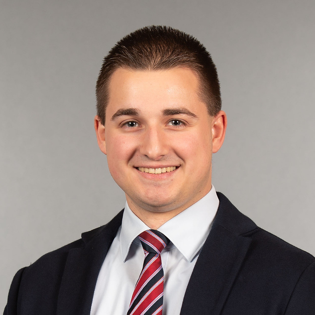 Eric Karrenbauer - Business Manager in Operations / Services - DZ ...