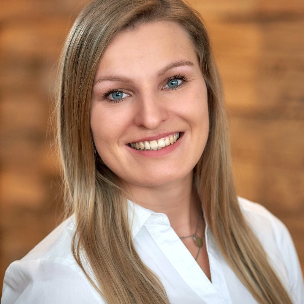 Lisa Buchner's Instagram, Twitter & Facebook on IDCrawl