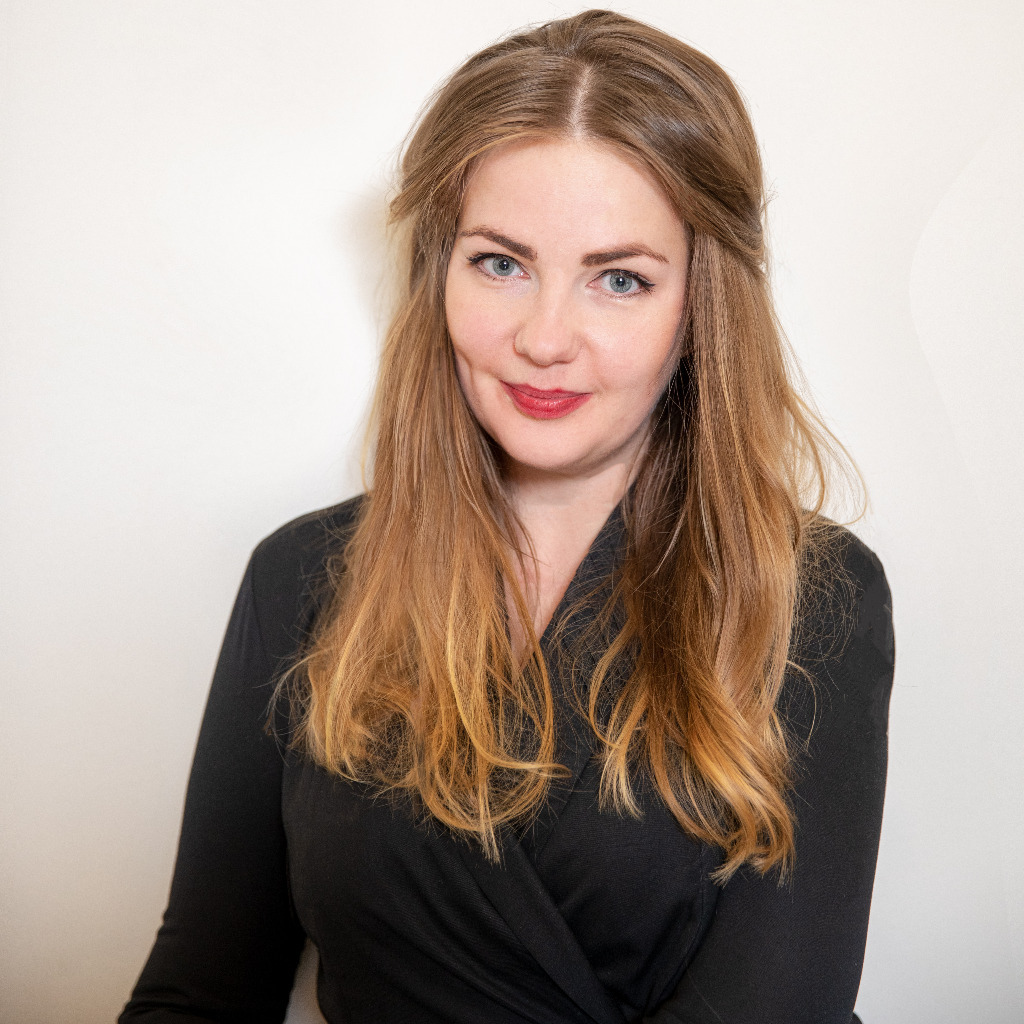 Karina Chernenko - Kunsthistorikerin und Koordination für das Projekt ...