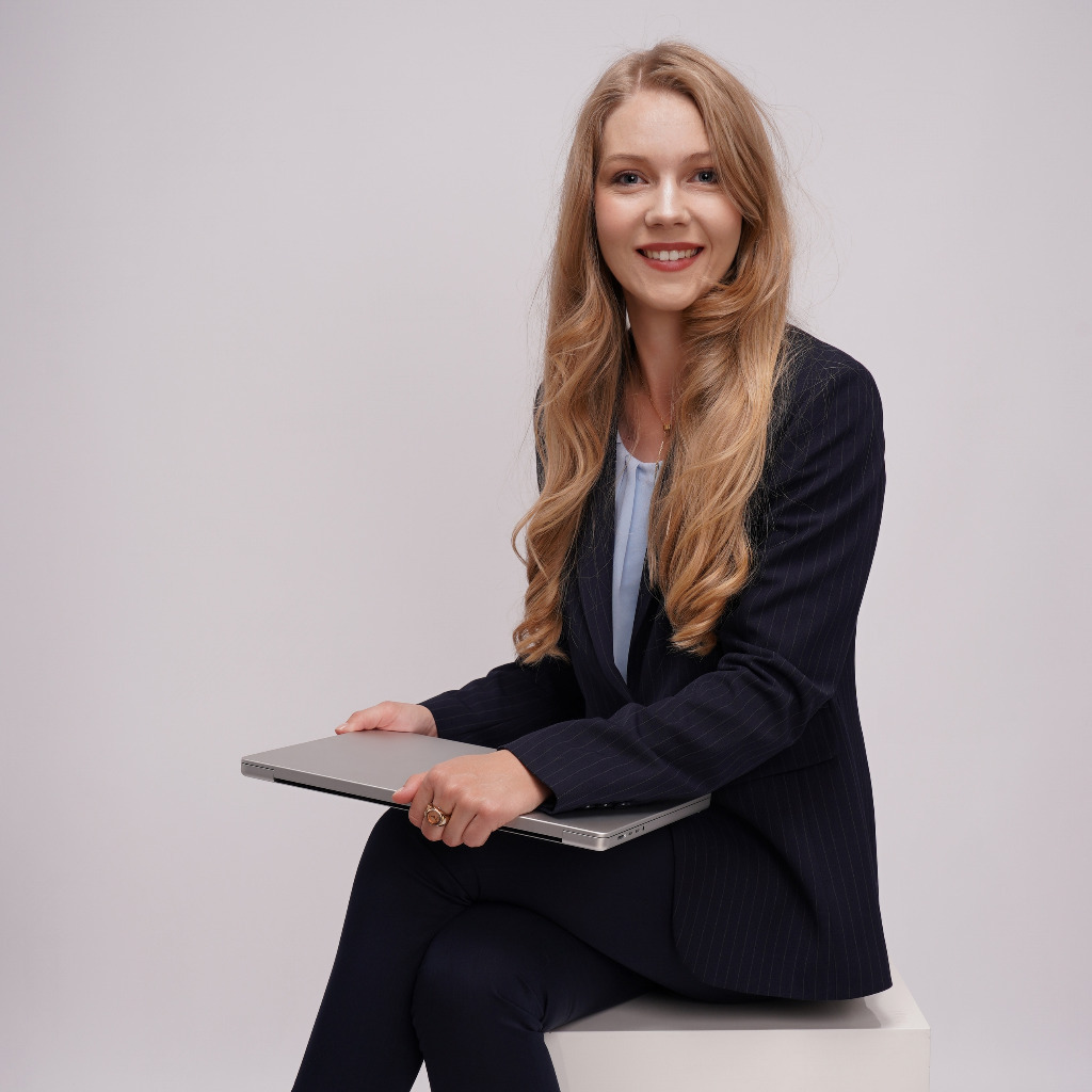 Lena Zimmermann - Referentin im Bereich Medizinische Direktion - RHÖN ...