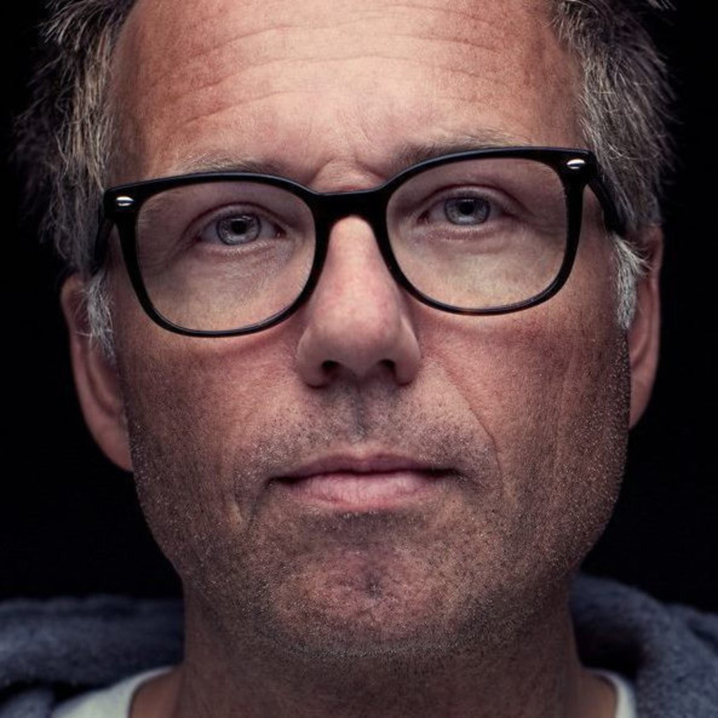 Tom Davis - Unterhaltungskünster Komiker - Theater & Comedy | XING