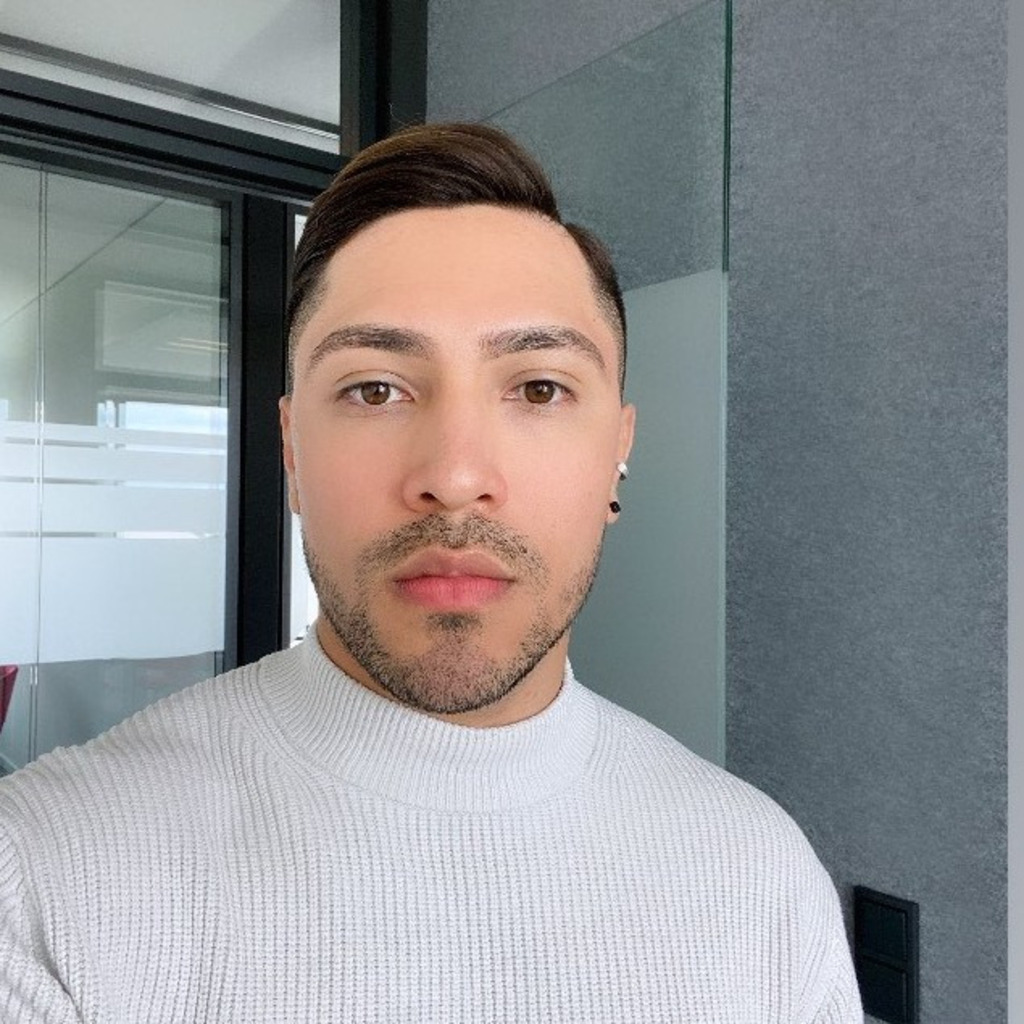 Alexander Torres - Kreditorenbuchhalter - Page Personnel | XING