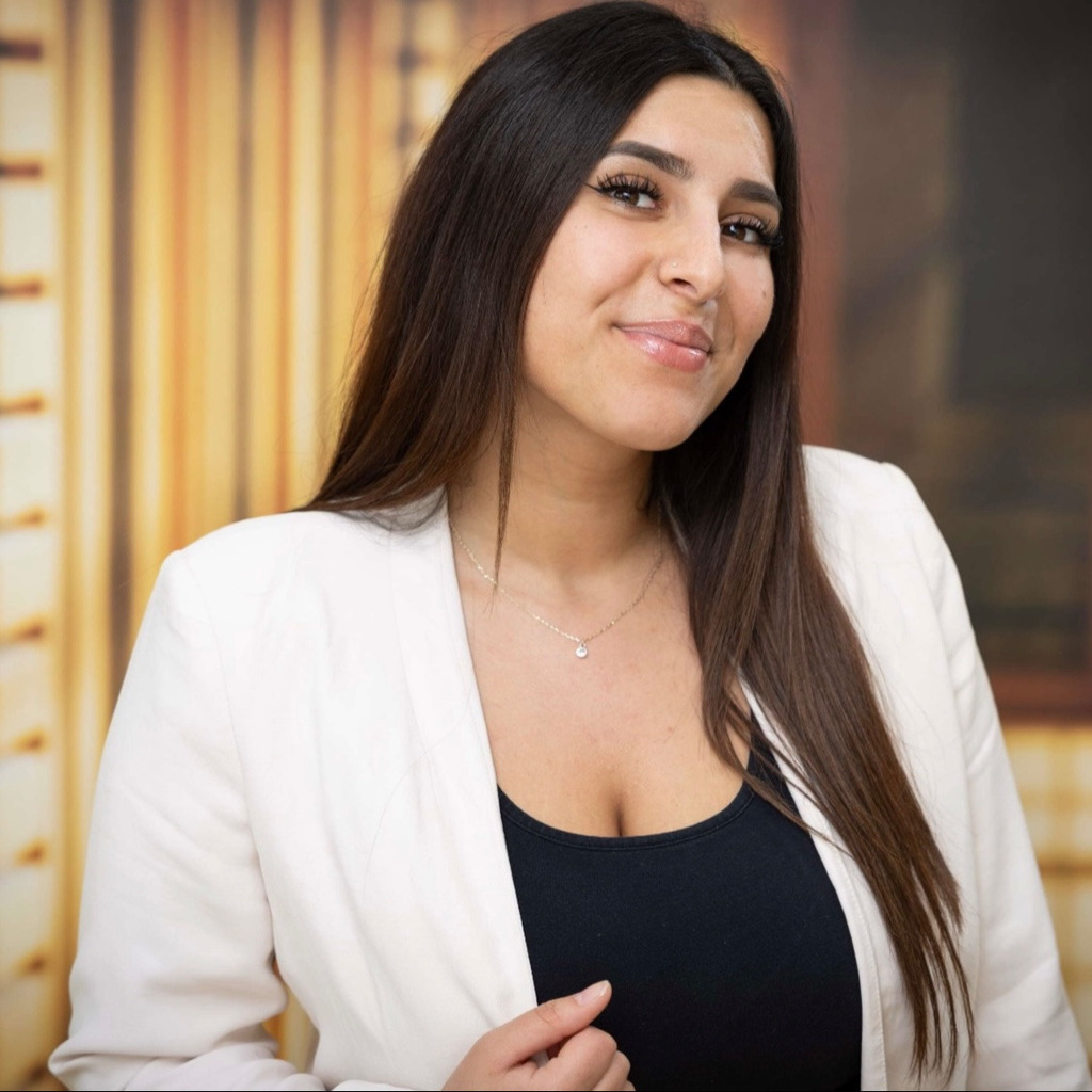 Laura Berisha - Bankkauffrau - Volksbank Rhein-Ruhr eG | XING