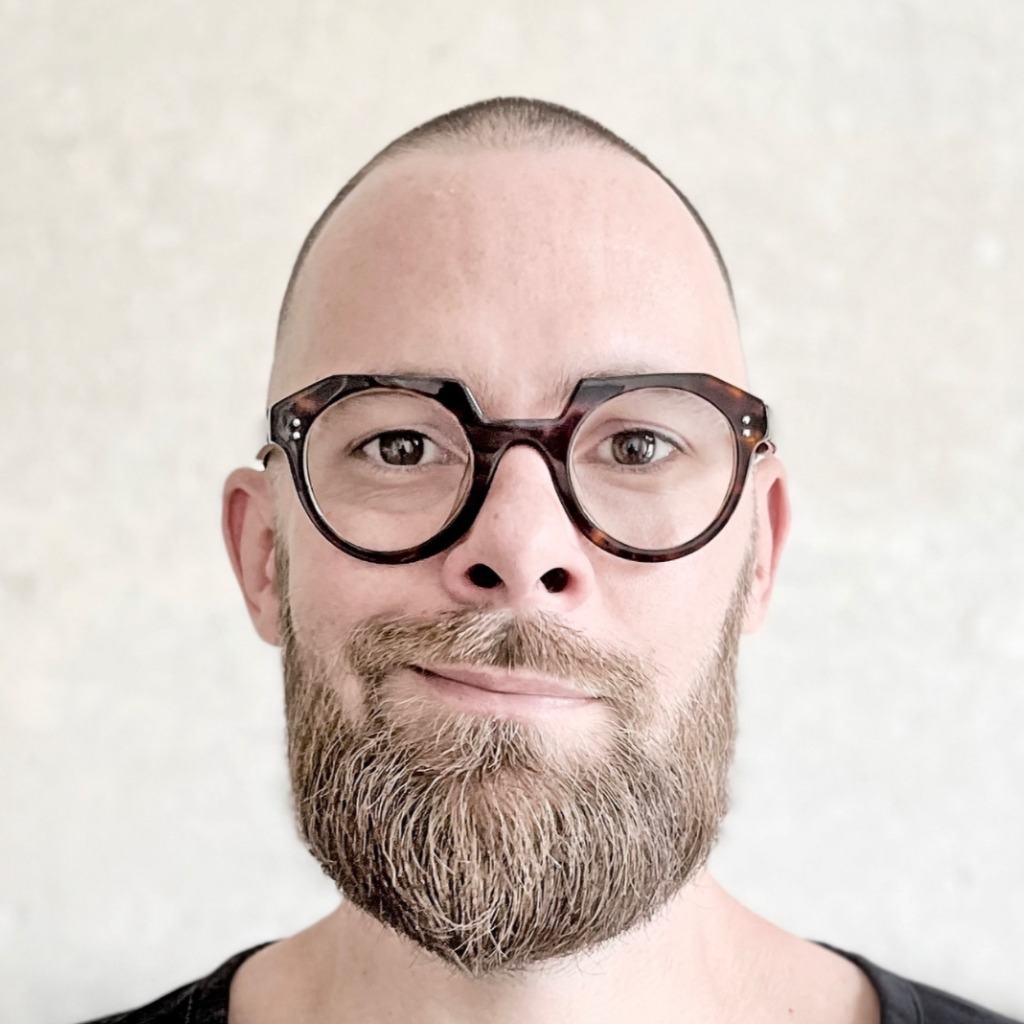 Pawel Nowicki - Director of Product Design - Vinted | XING