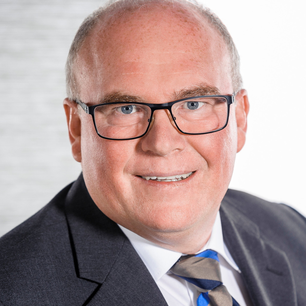 Bernd Kindinger - Bankkaufmann - Corealcredit Bank AG | XING