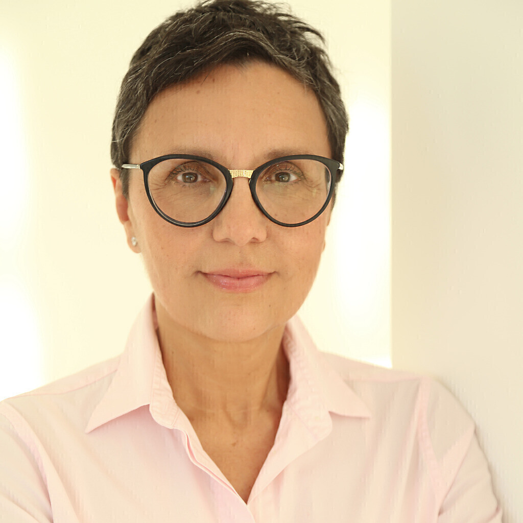 Noemi Estrada - Managing Director - Mallorca Realtors Exclusive ...