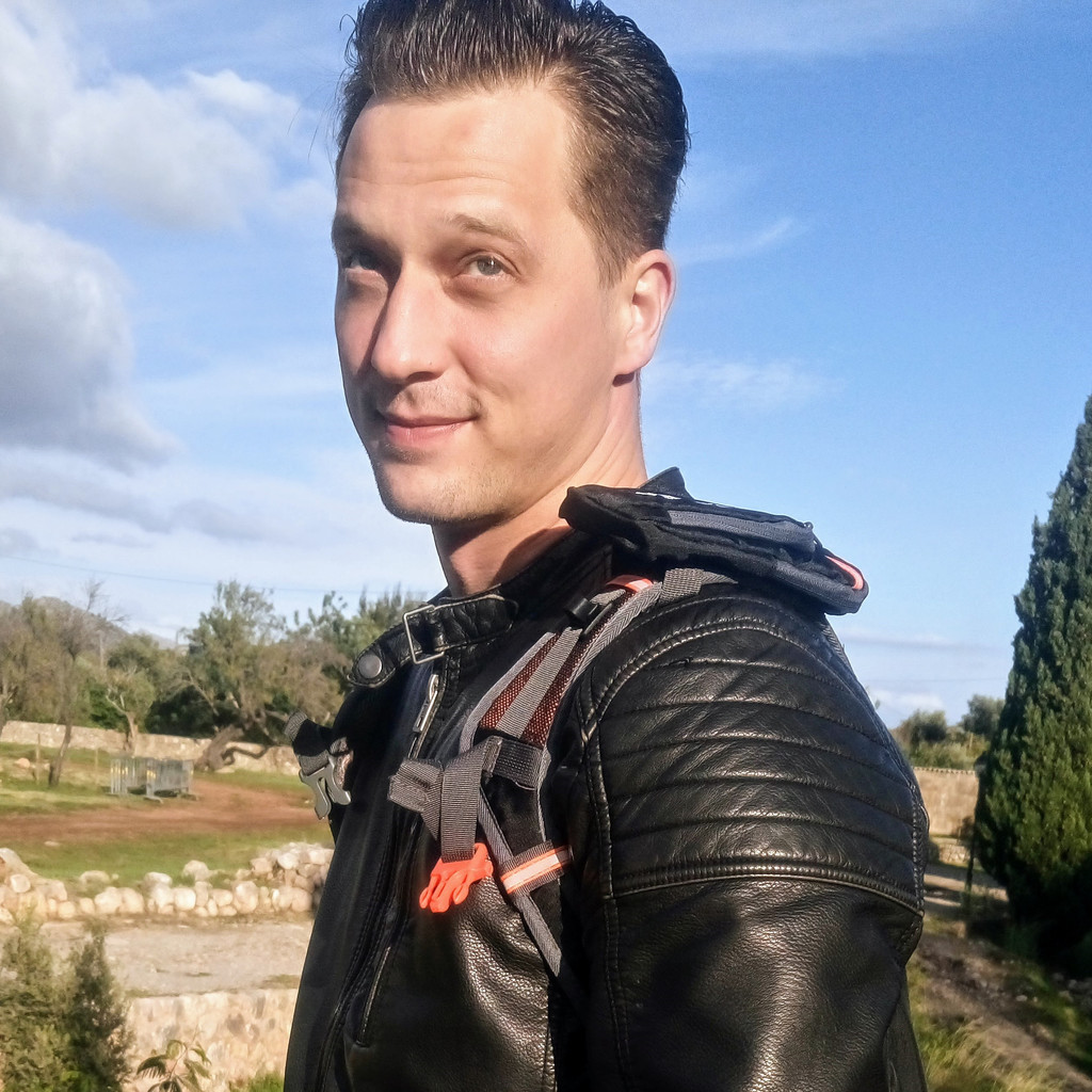 Daniel Hahn - First Level Support und Webredakteur - web-vision GmbH | XING