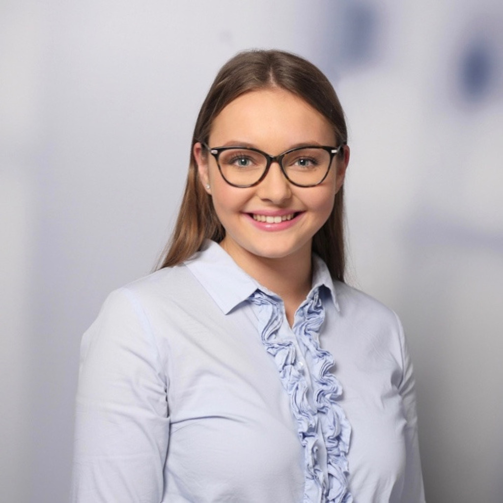 Janina Schuster - Business Development Manager People - Westwing | XING