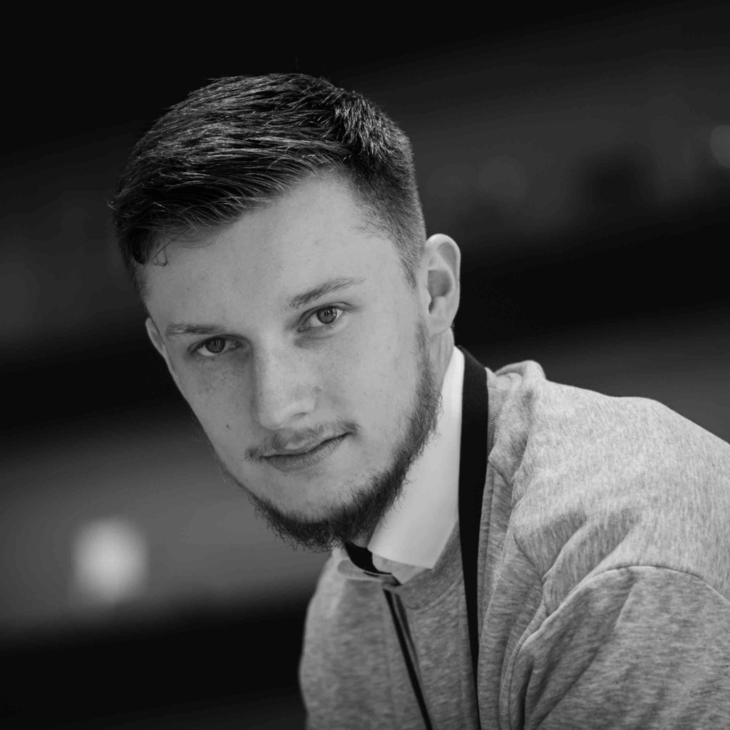 Liam Simon Arning - Fotomedienfachmann - Vico GmbH und Co. KG | XING