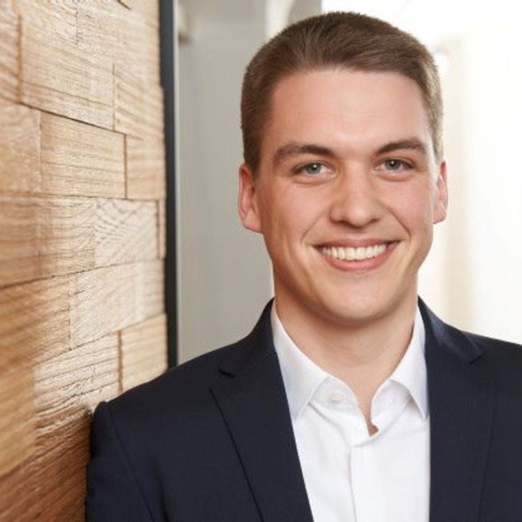 Philipp Resch - Prozessmanager im Produktmanagement Parkett, Laminat ...