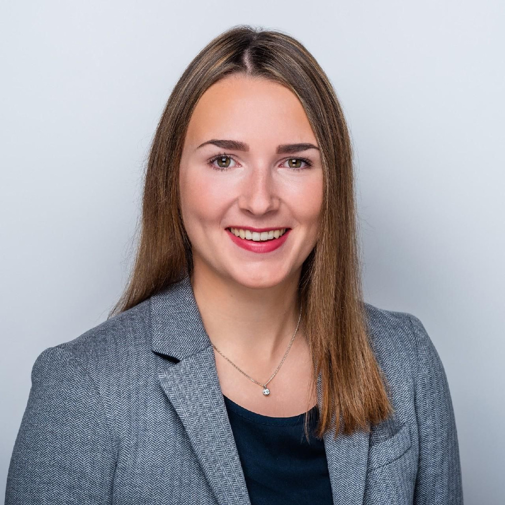 Lisa-Marie Schönhalz - Junior Category Managerin - CM Online - hagebau ...