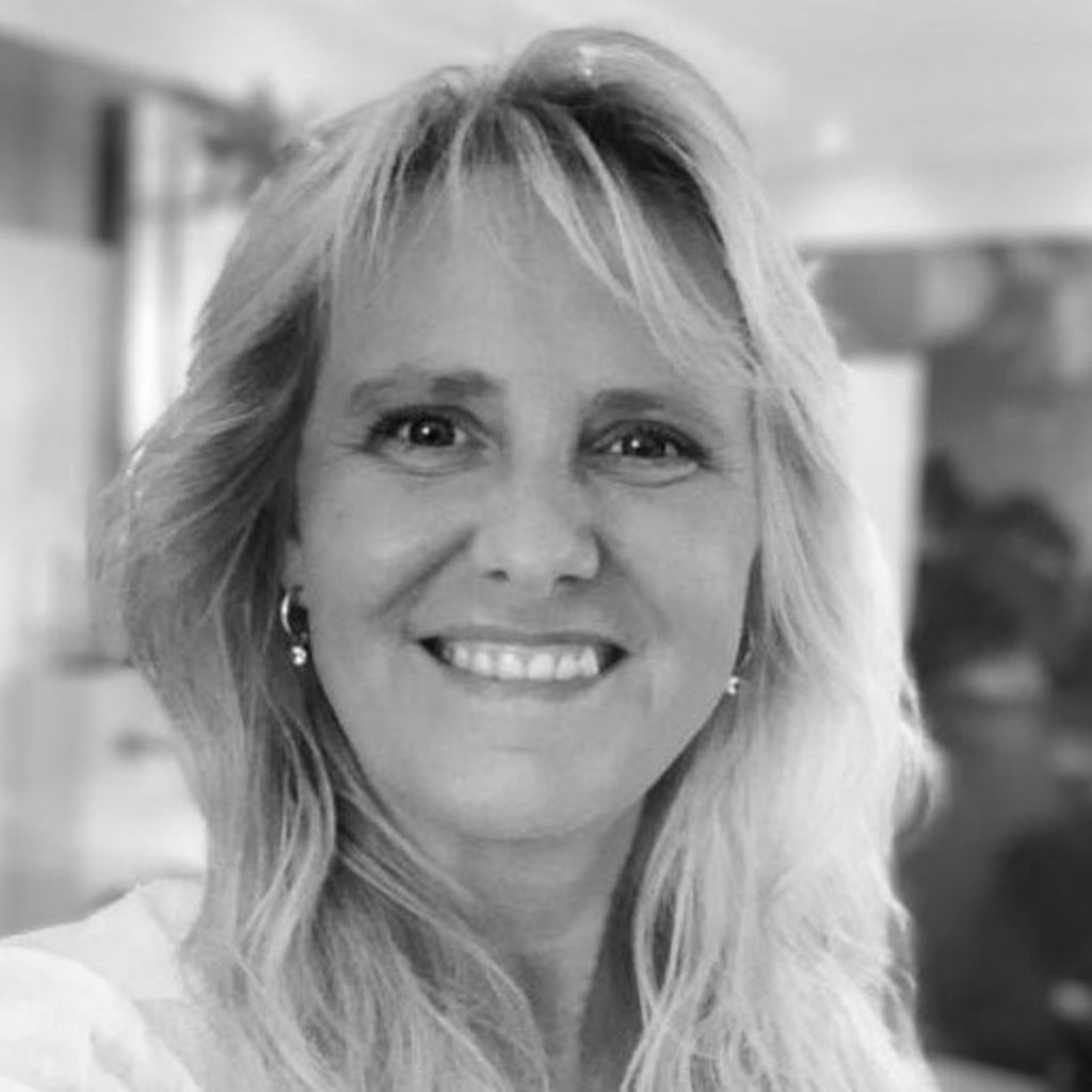 Claudia Michaela Neuwirth - Financial Controller - Gabriele Rosemarie ...