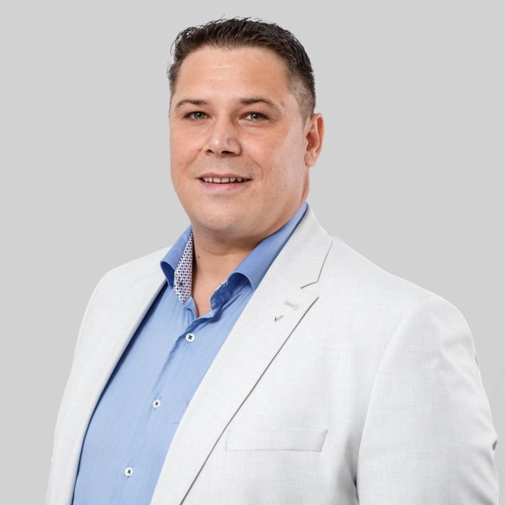 Alexander Kern's Instagram, Twitter & Facebook on IDCrawl