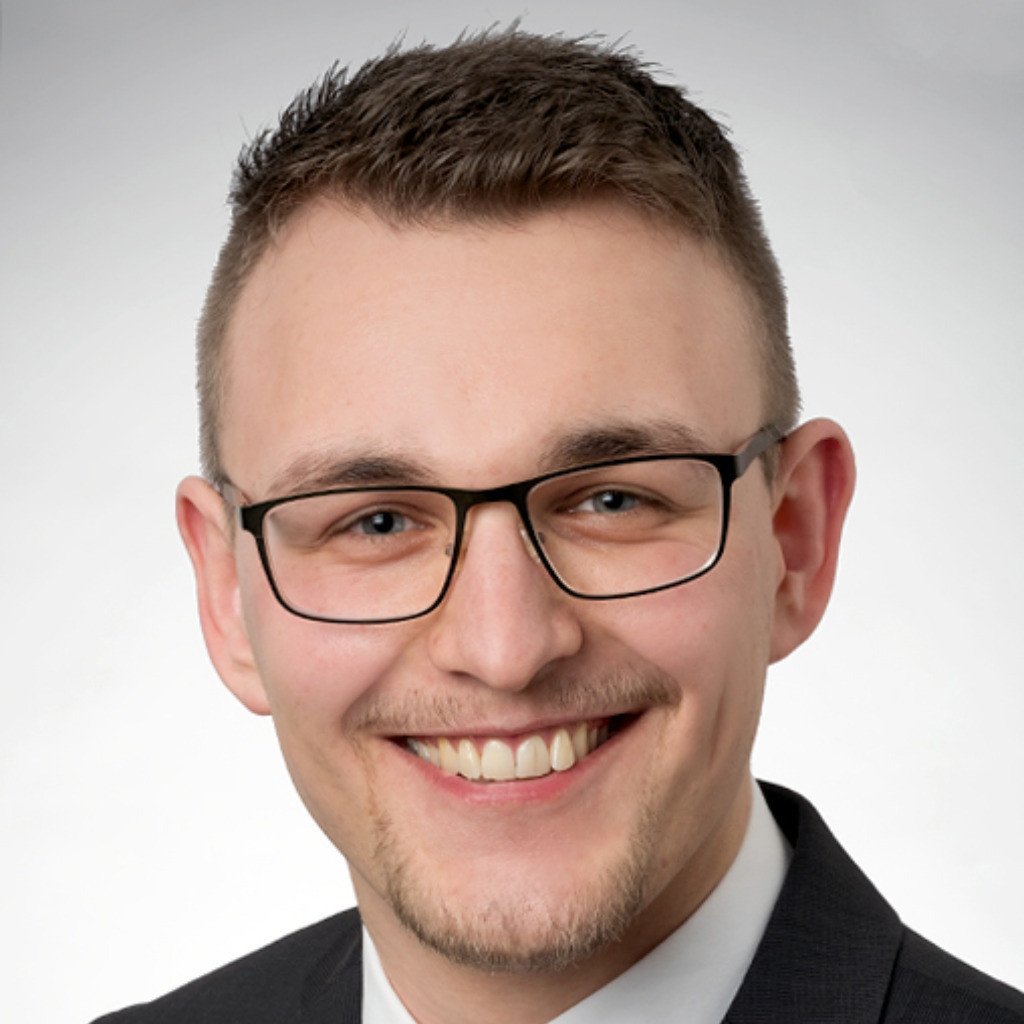 Robert Jäger - Mitarbeiter des Produktmanagements - Fahrzeugwerk ...