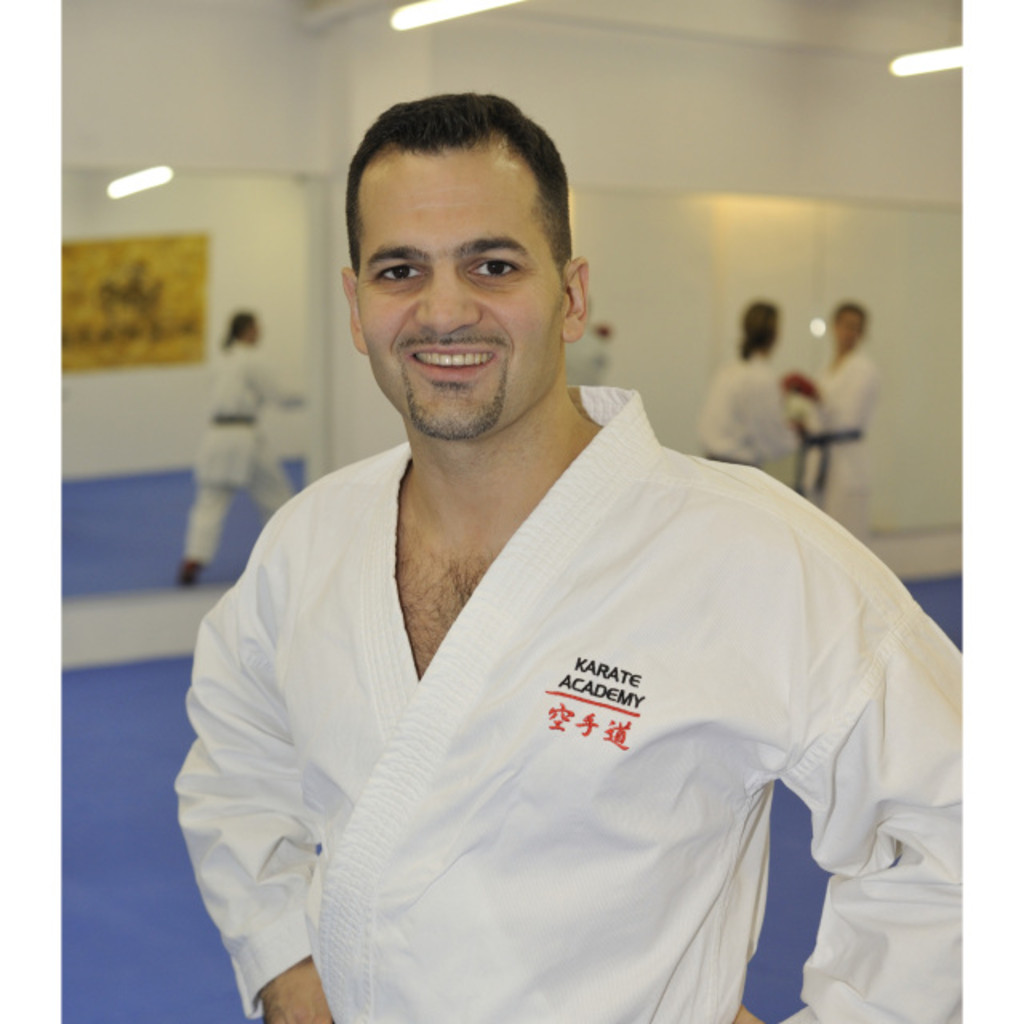 Azadi in der Personensuche von Das Telefonbuch