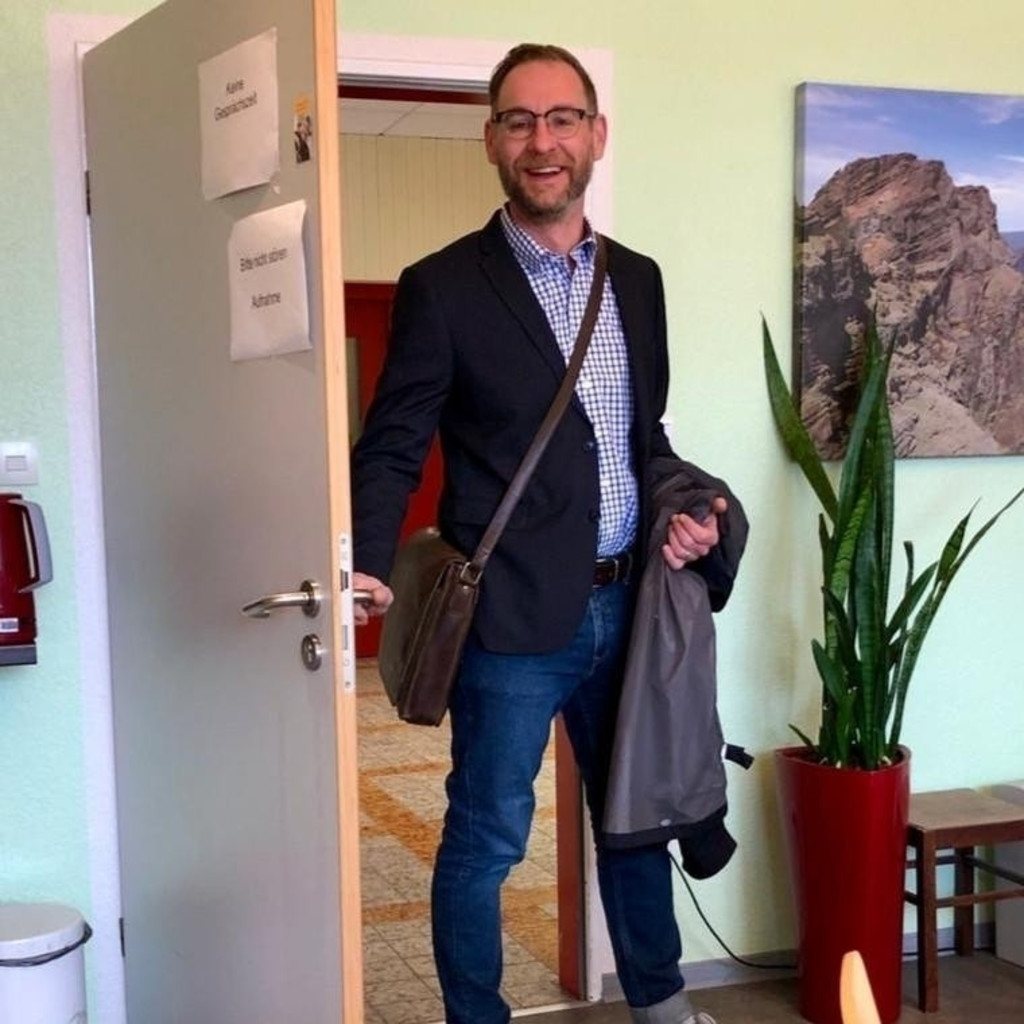 Christian Neumann - Referatsleitung Kindertageseinrichtungen ...