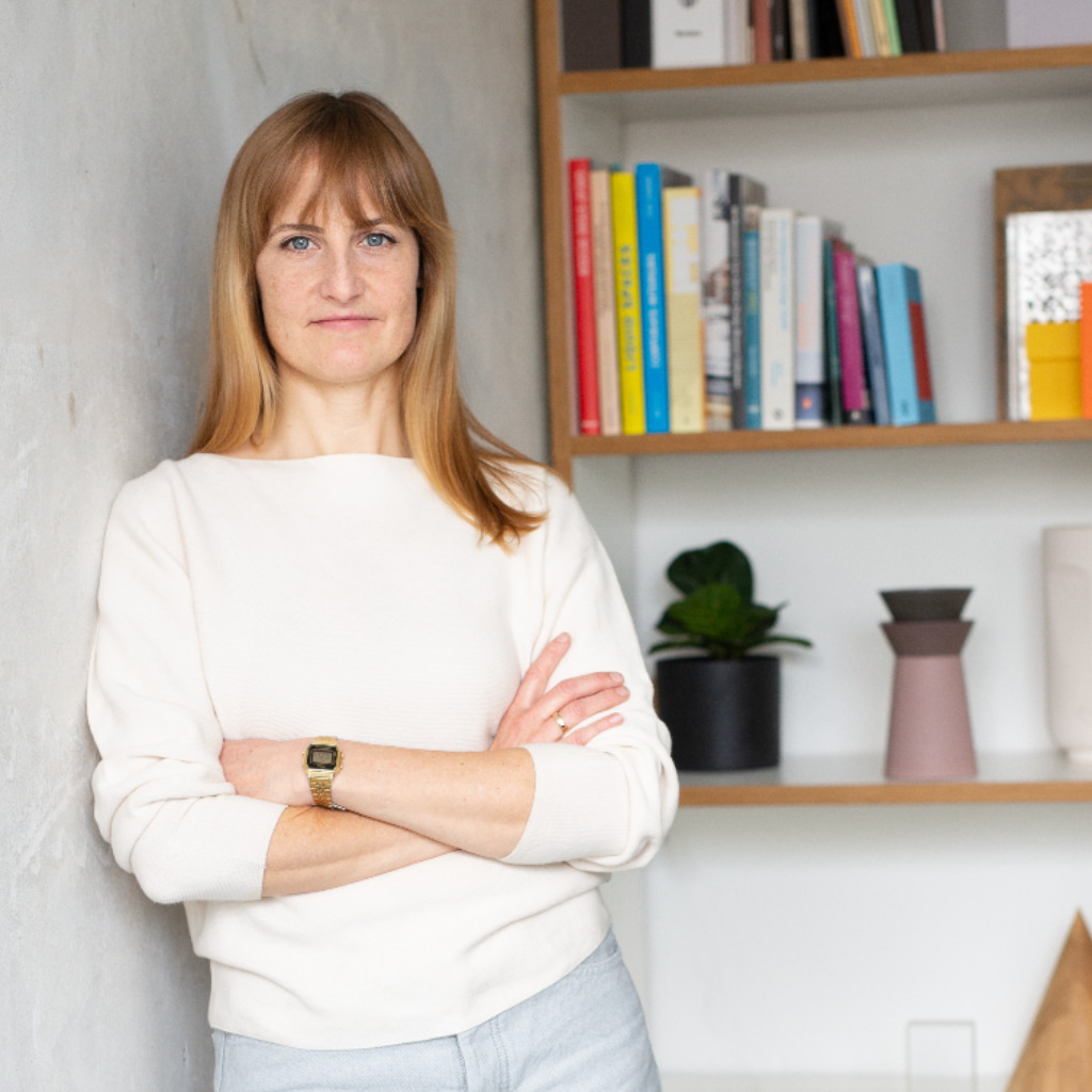 Lisa Dinges: Diplom Designerin | XING