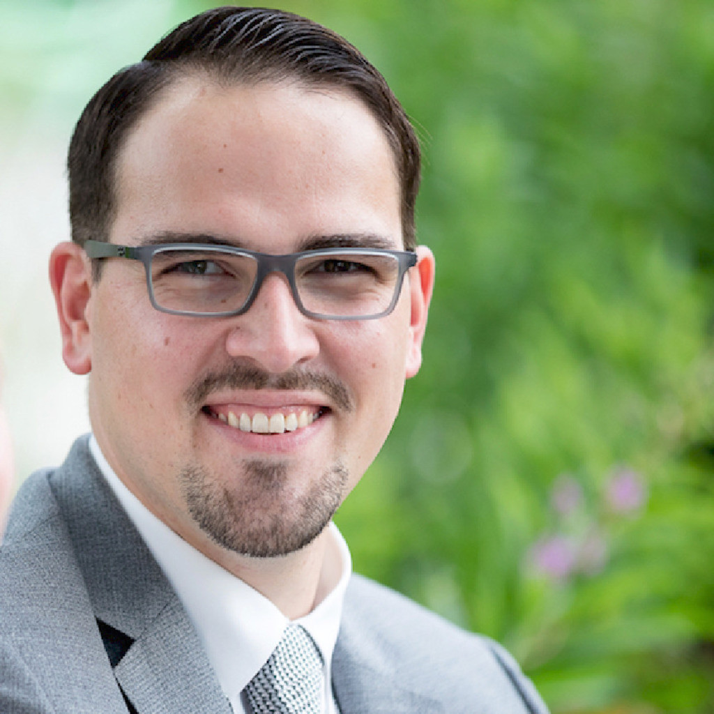 Robin Middeldorff - Country Product Manager Motherboard D-A-CH - ASUS ...