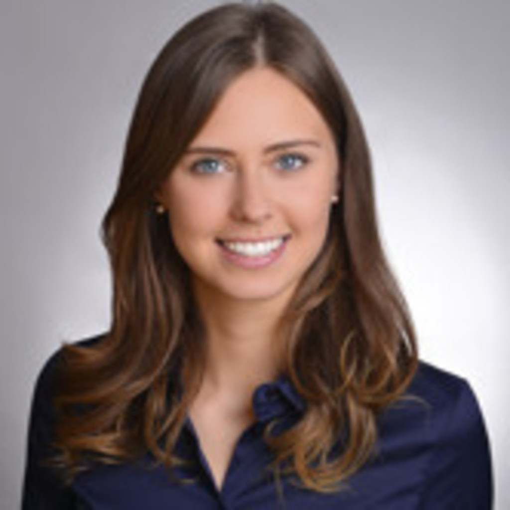 Maria Eisenberg - Mode & Designmanagement - AMD Akademie Mode & Design ...