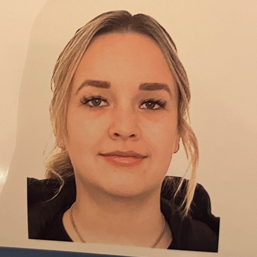 Michelle Fenzl - Mitarbeiter Customer Service - Menkmed | XING